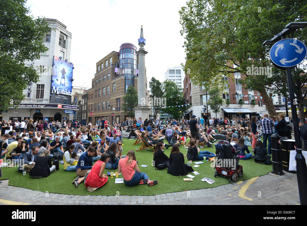 Seven dials roundabout hi-res stock photography and images - Alamy