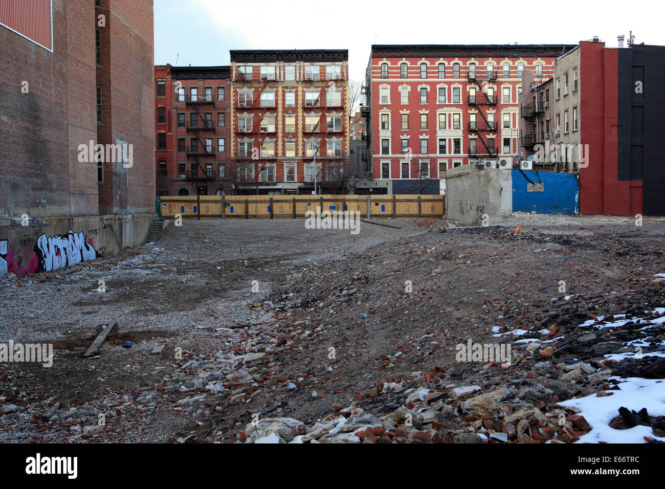 Excavated apartment building hi-res stock photography and images - Alamy