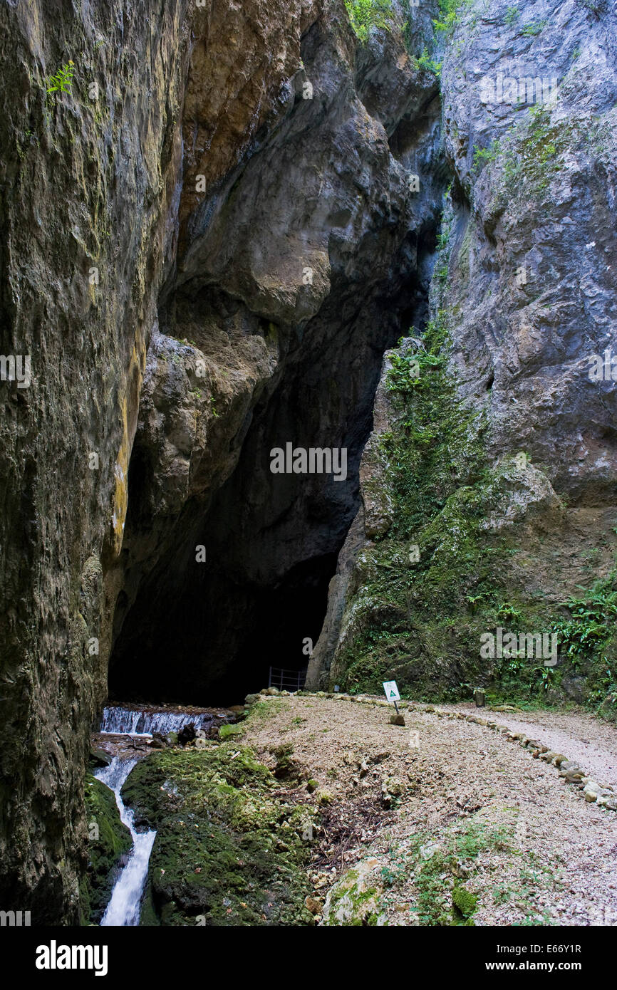 Italy, Veneto, Recoaro Terme, Montagna spaccata Stock Photo - Alamy