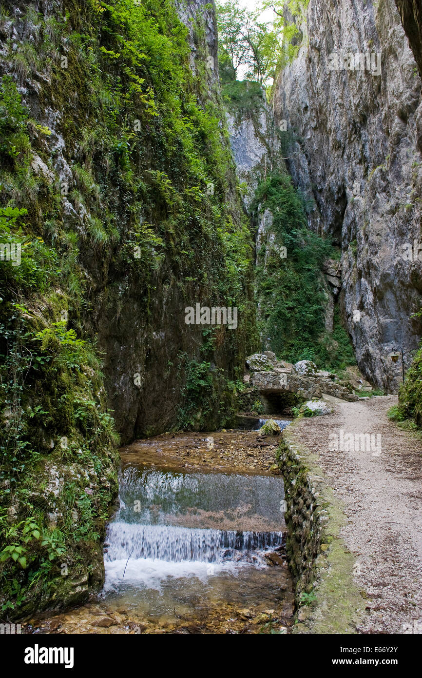 Italy, Veneto, Recoaro Terme, Montagna spaccata Stock Photo - Alamy