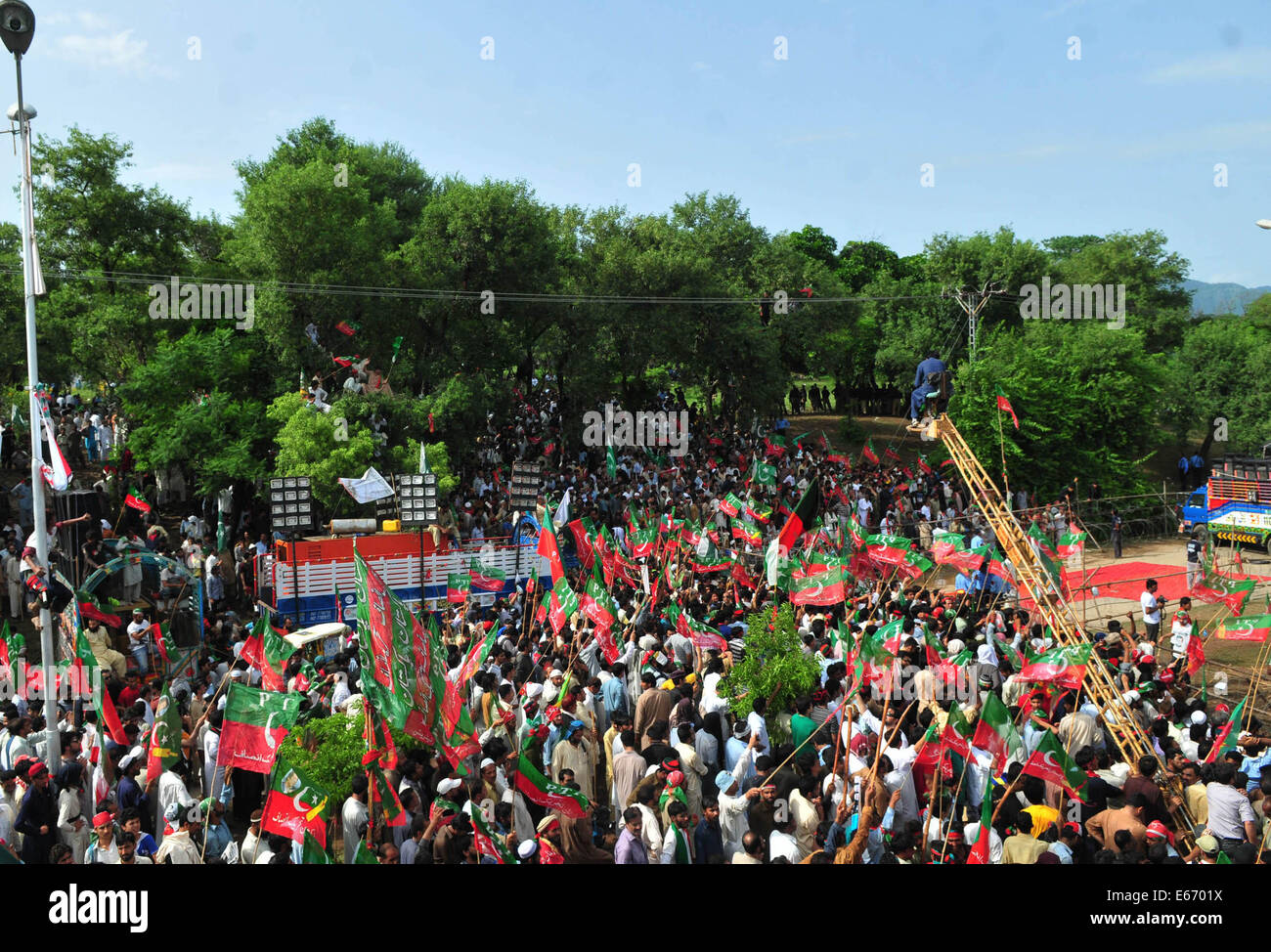 Resign flags hi-res stock photography and images - Alamy