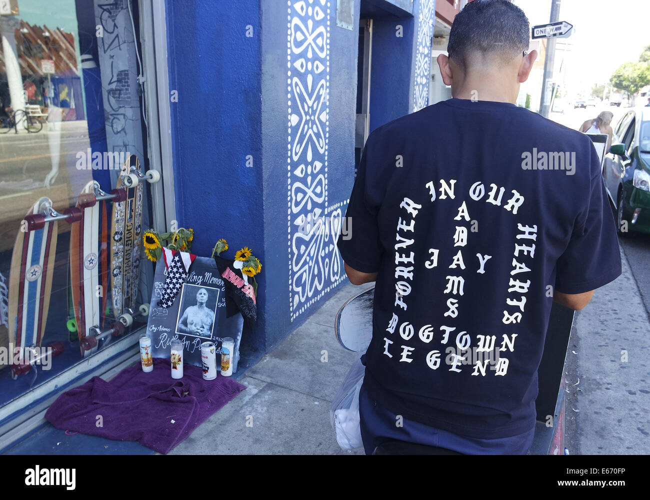 Venice, California, USA. 16th Aug, 2014. A tribute outside Venice ...