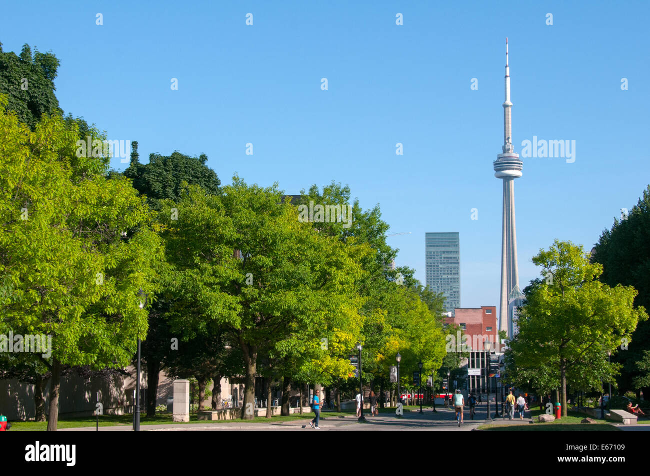 Campus greenery hi-res stock photography and images - Alamy