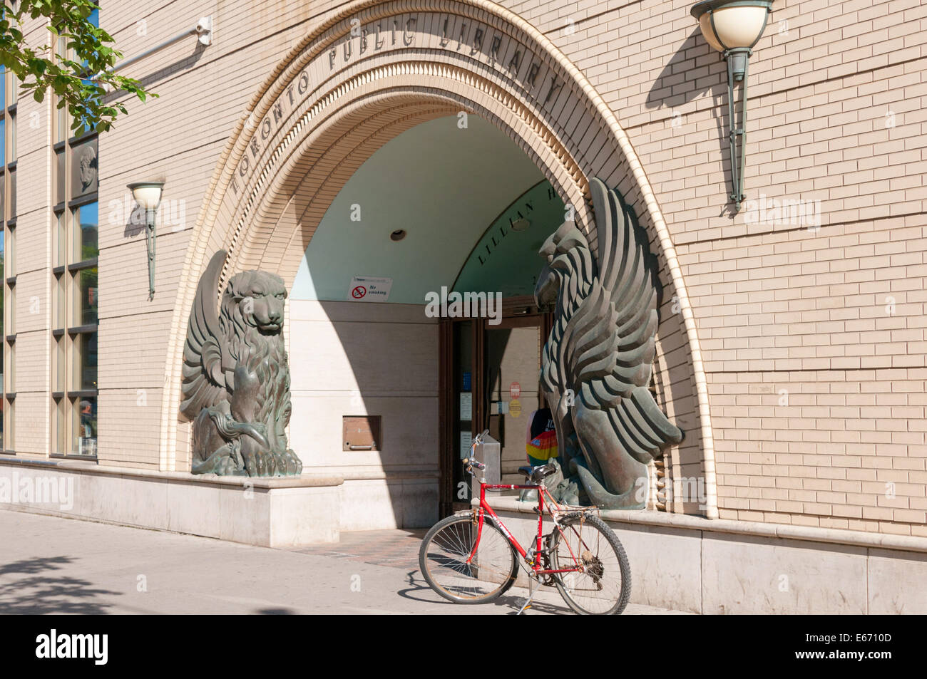 Deco details hi-res stock photography and images - Alamy