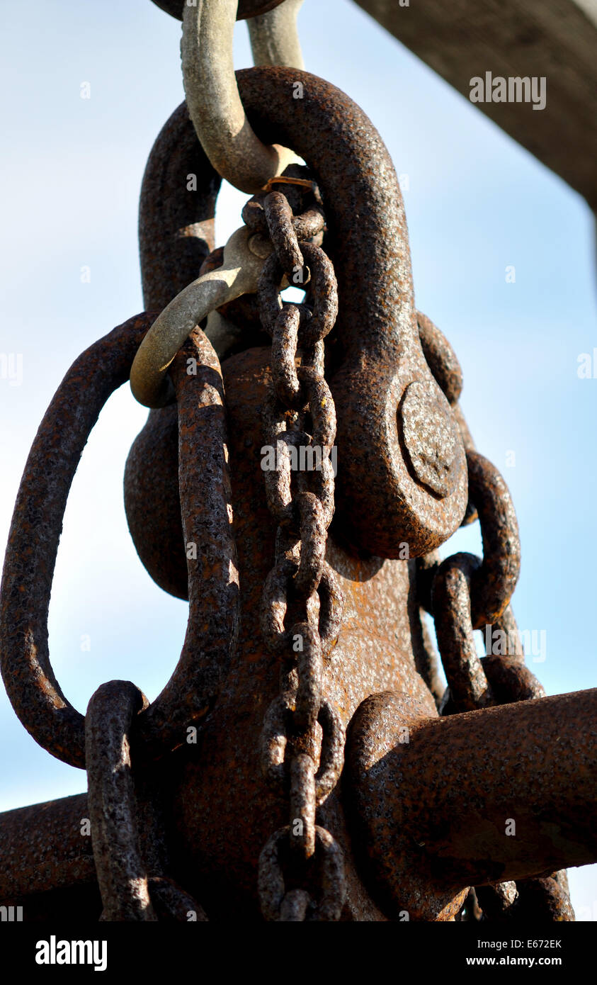 Old rusty chain and anchor Stock Photo - Alamy