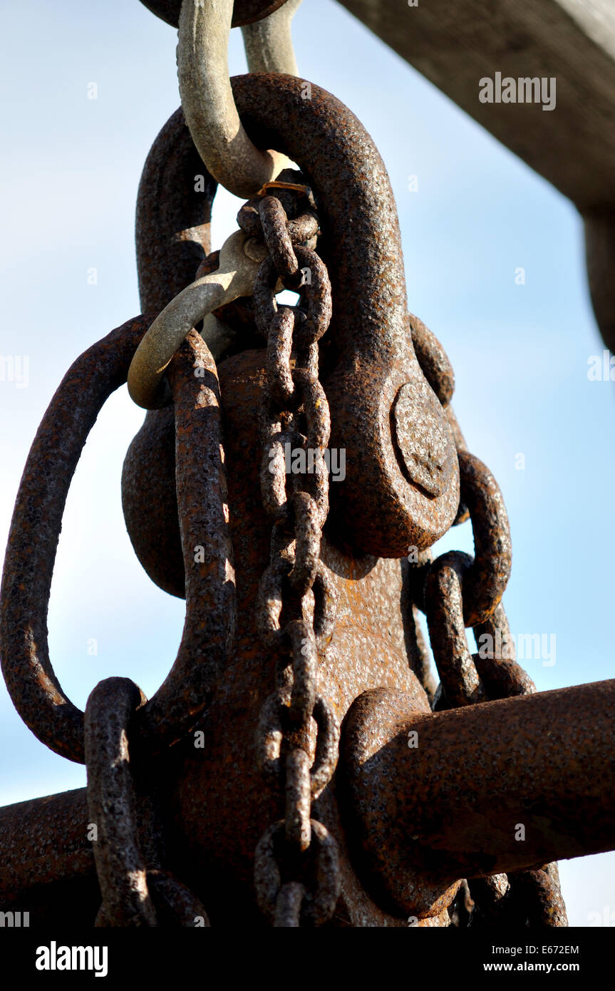 Old rusty chain and anchor Stock Photo - Alamy