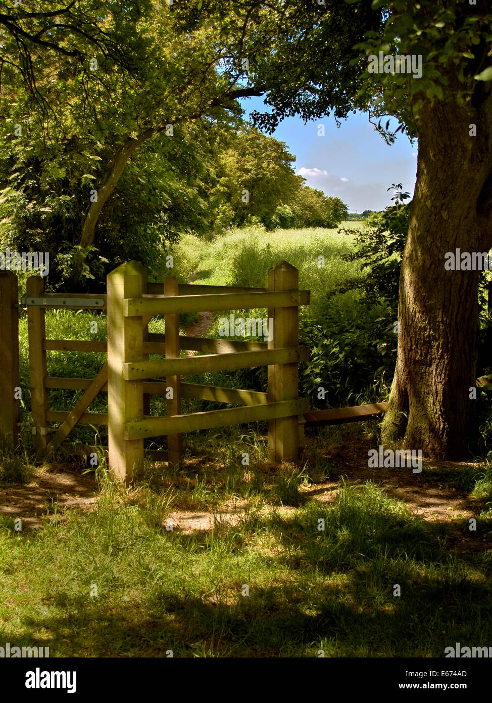 England: Gateway to footpath through field, Lincolnshire Stock Photo ...