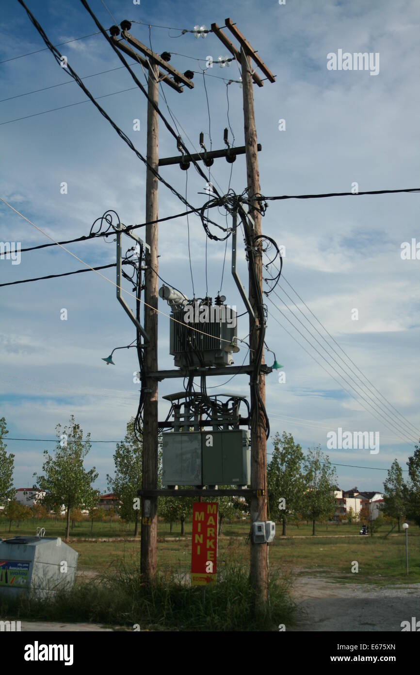 Electric box pole cable hi-res stock photography and images - Alamy