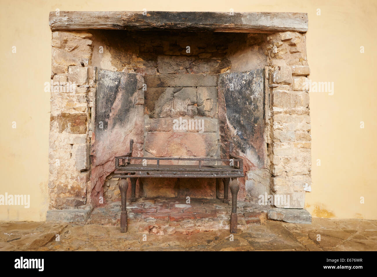 Fireplace Within The Great Hall Kirby Hall An Elizabethan Country House ...
