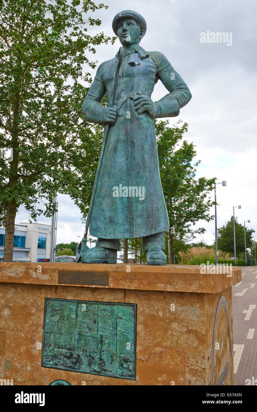 Memorial Statue Of A Corby Steelworker On An Ironstone Plinth George ...