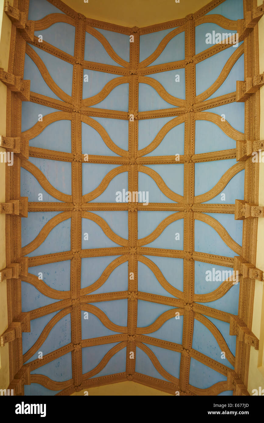 The Great Hall With Its Ornate Carved Ceiling Kirby Hall An Elizabethan ...