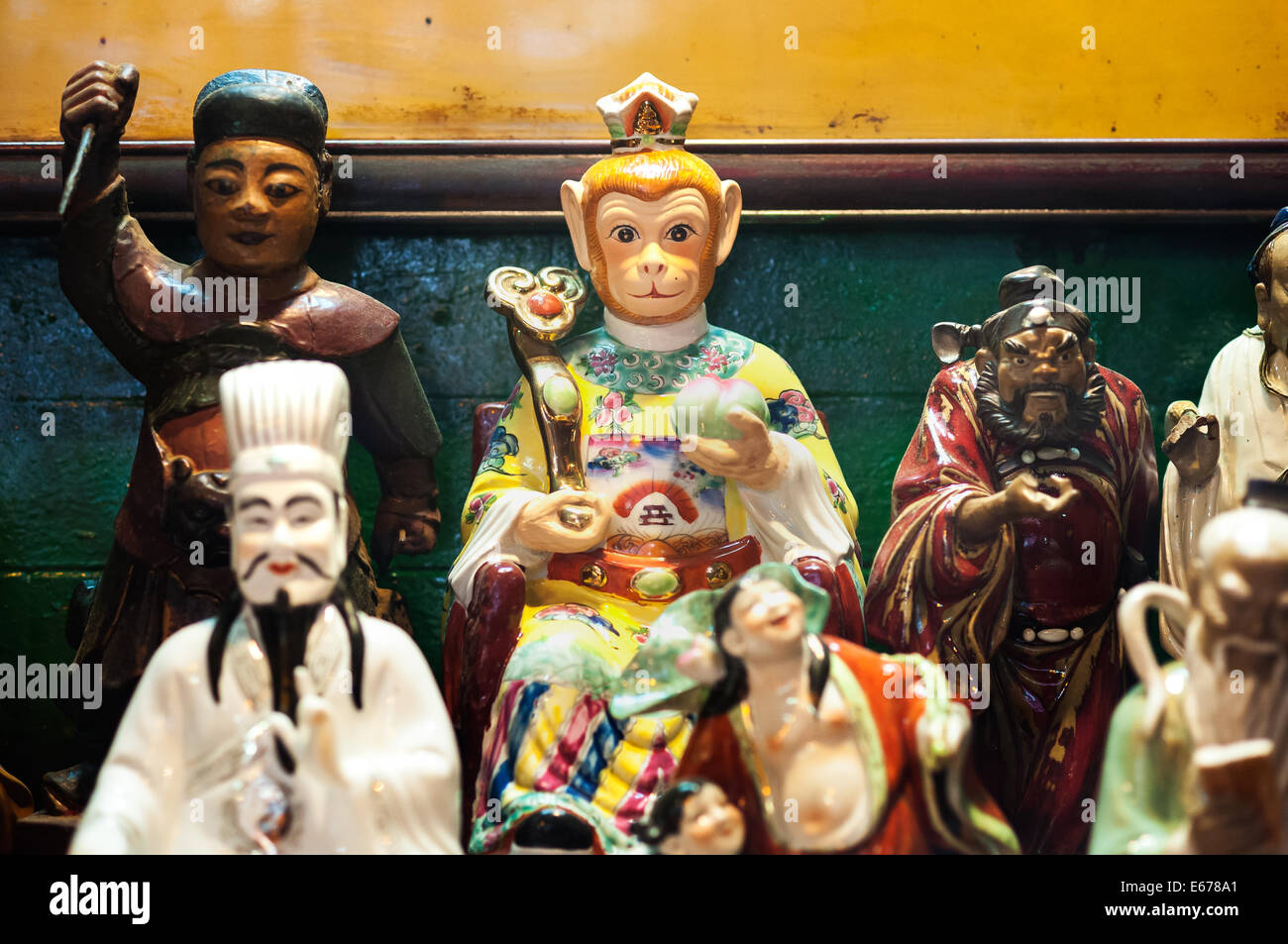 Chinese deity statues at a Hong Kong temple Stock Photo - Alamy