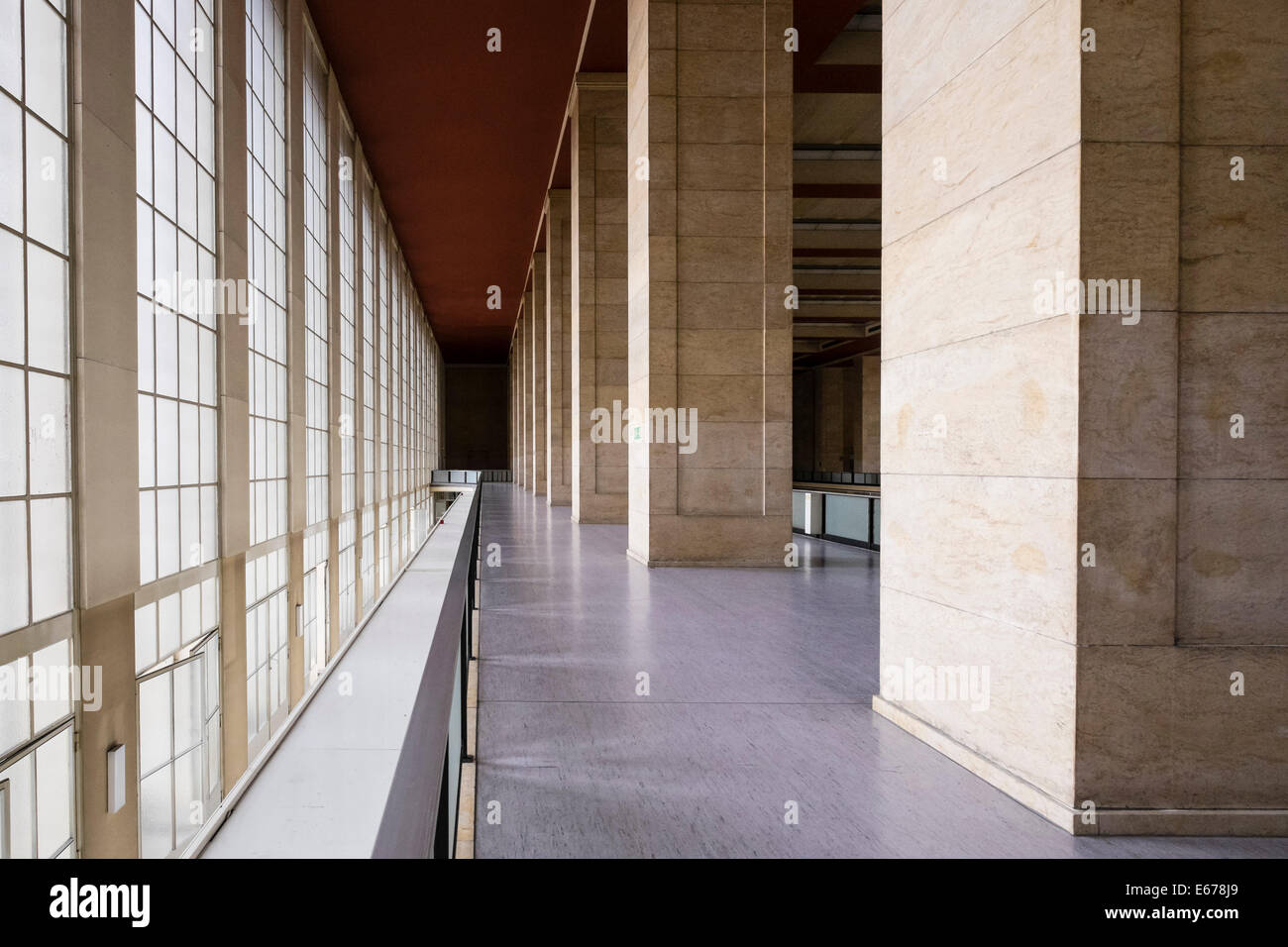 Terminal buildings hi-res stock photography and images - Alamy