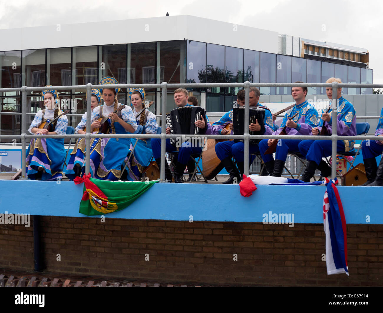 Group musicians hi-res stock photography and images - Alamy