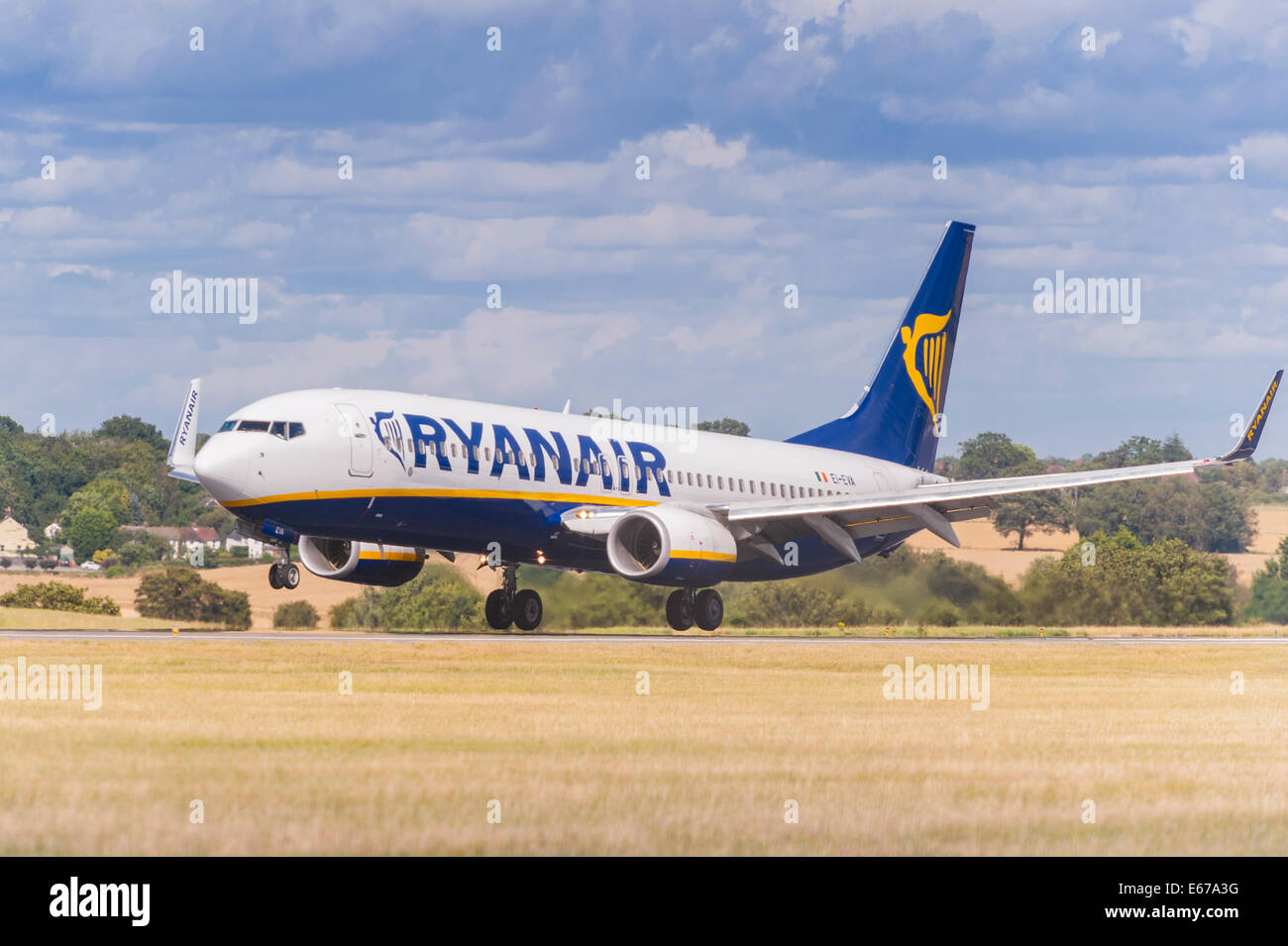 A Ryanair Boeing 737 coming in to land at Luton Airport in England ...