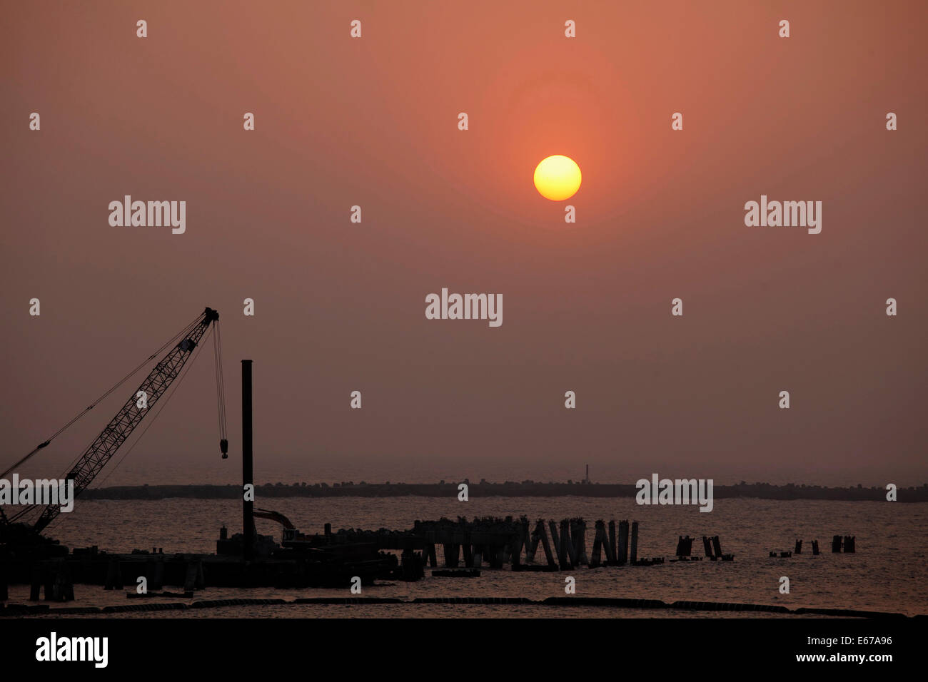 Sunset at harbor hi-res stock photography and images - Alamy