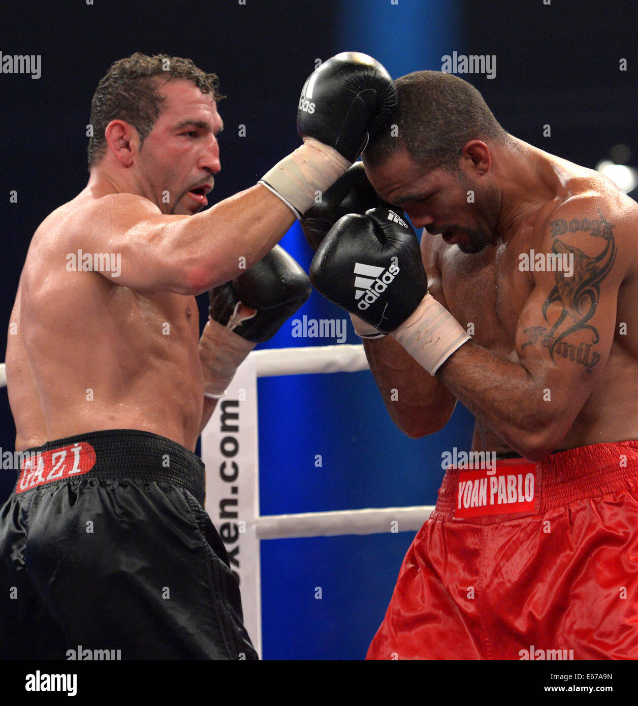 Ibf cruiserweight world champion hi-res stock photography and images ...