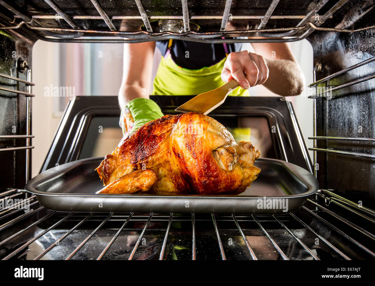 Roast chicken oven hi-res stock photography and images - Alamy