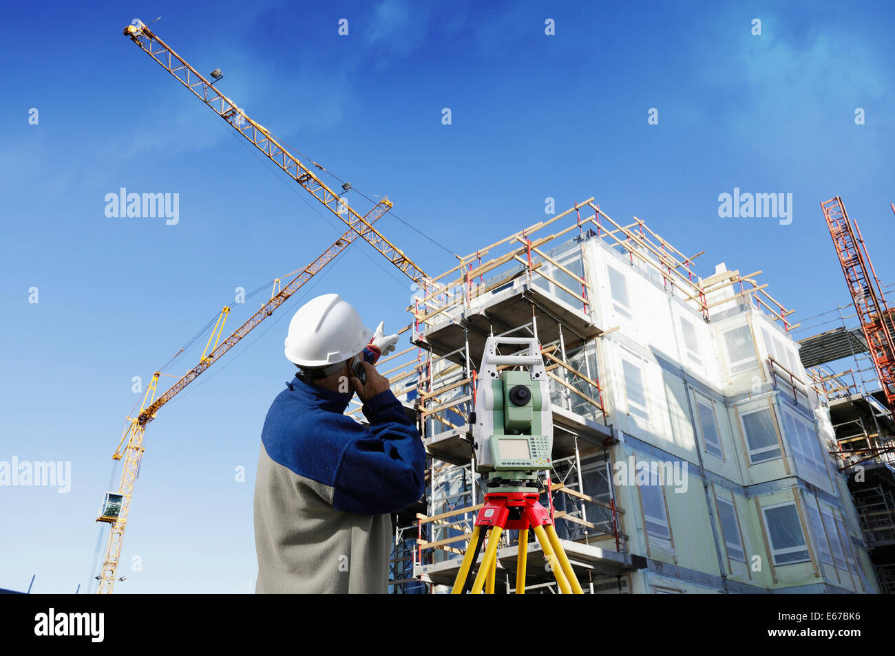 Surveying instrument hi-res stock photography and images - Alamy