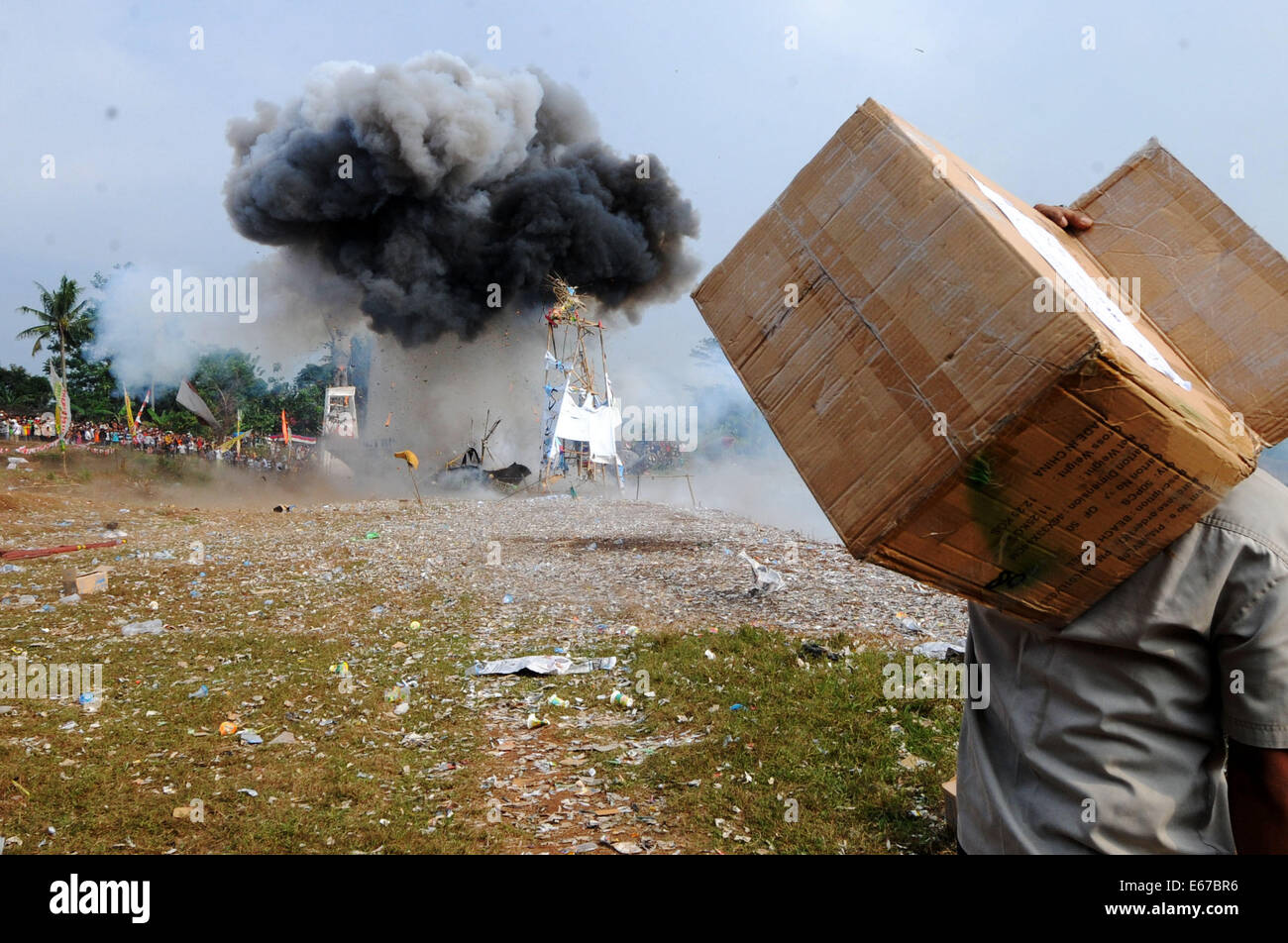 Head explode hi-res stock photography and images - Alamy