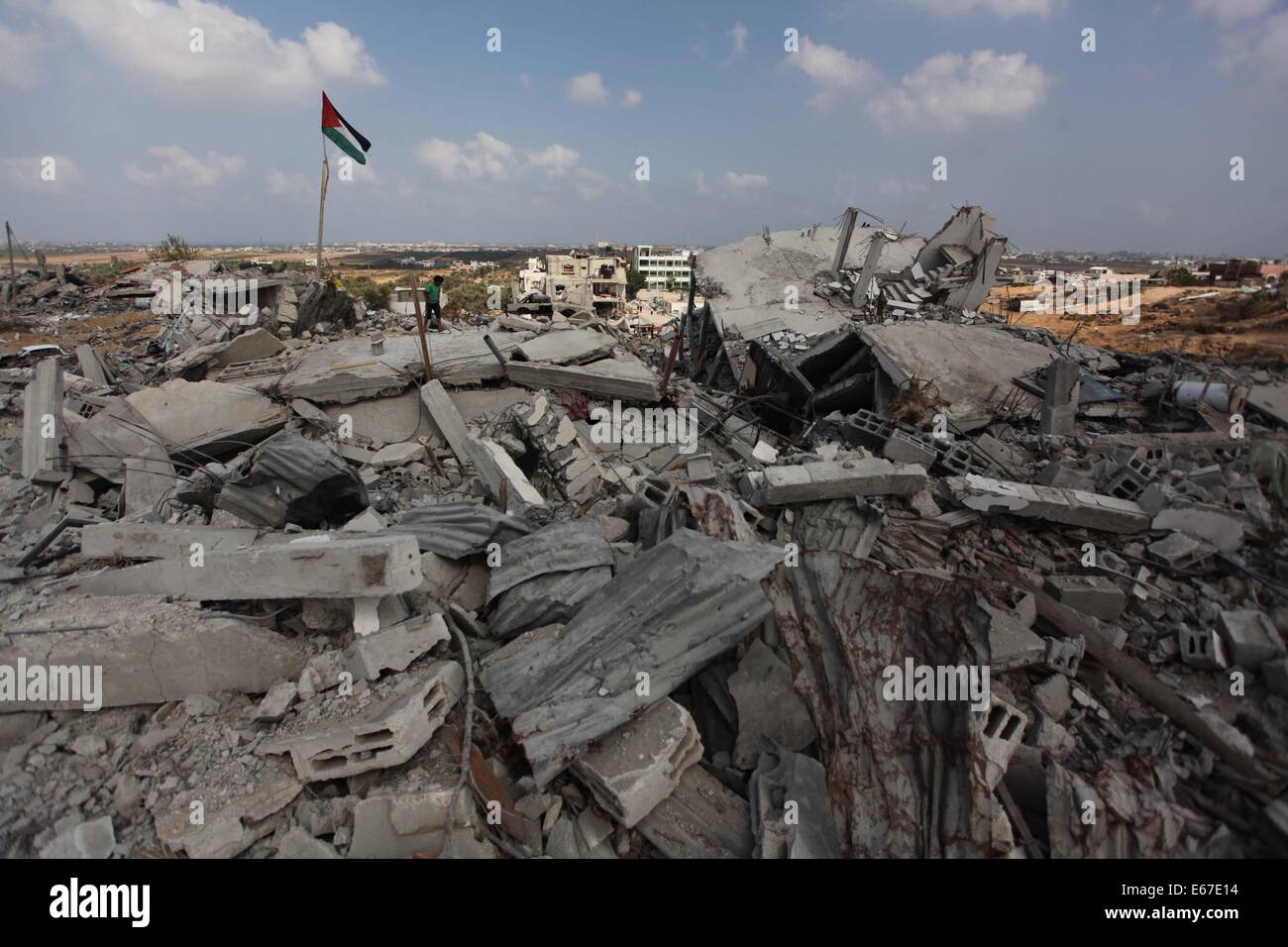 Gaza. 17th Aug, 2014. Johr El-Deek, Gaza Strip, Palestinian Territory ...