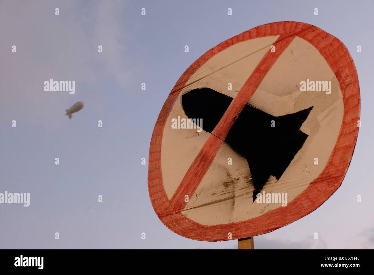 Rocket sign hi-res stock photography and images - Alamy