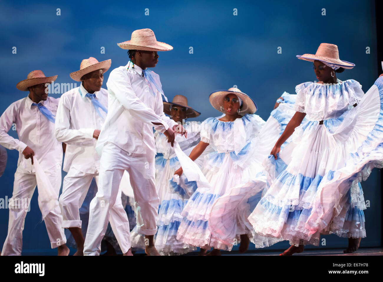 Colombian Dance Costume Stock Photos & Colombian Dance Costume Stock ...