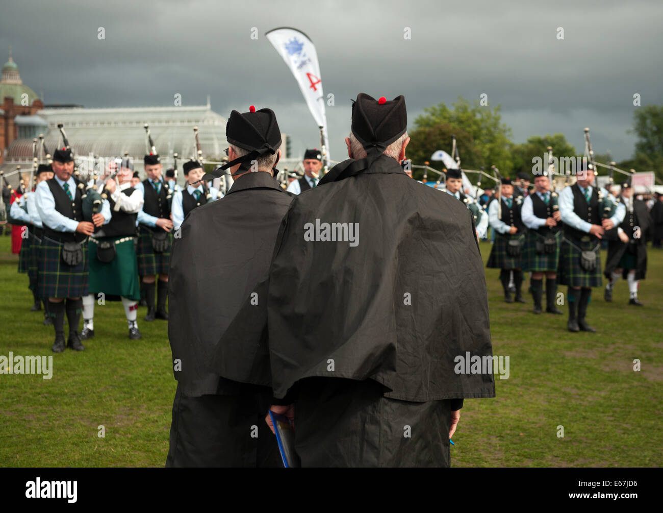 Judge pipers in the world pipe band championships in glasgow hi-res ...