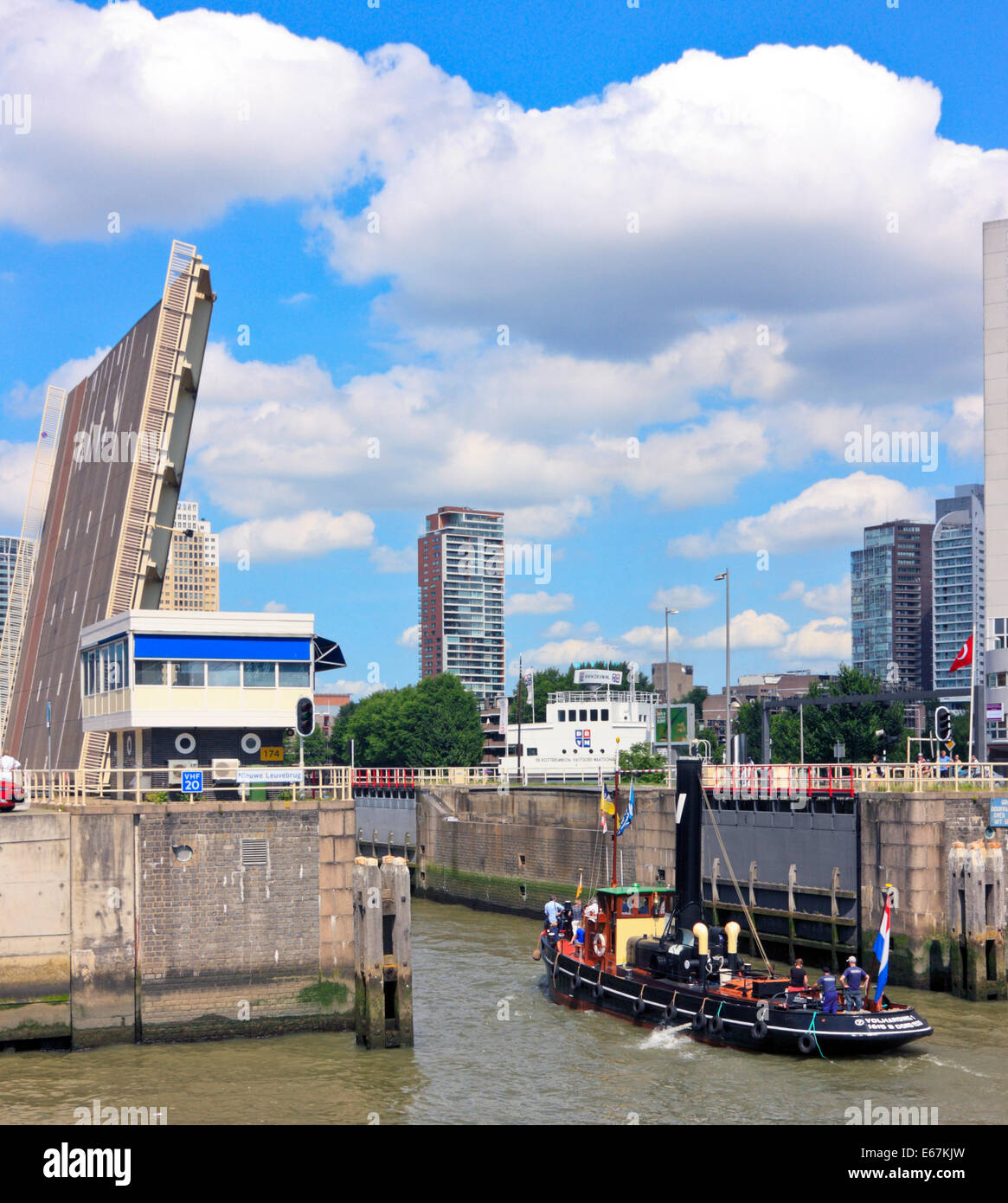 Vintage Steam Tug "Volharding 1" entering the Leuvehaven, Rotterdam ...