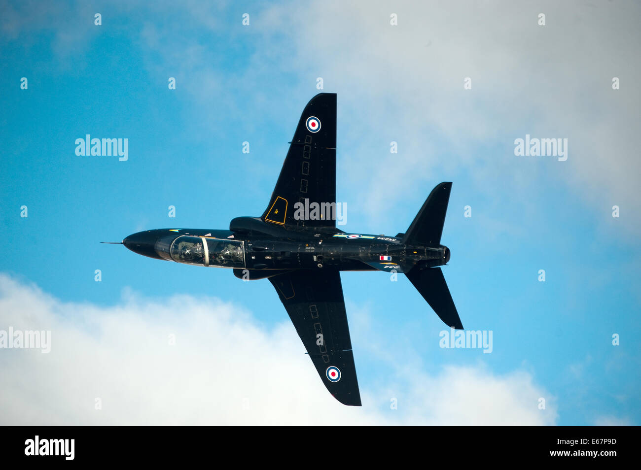 The Hawk first entered service with the RAF in 1976, both as an ...