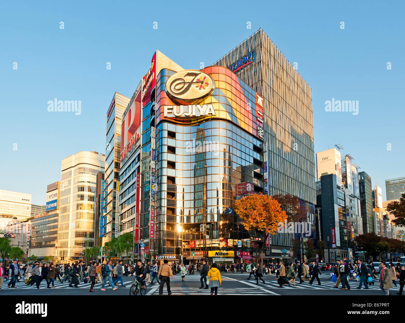 Modern road pedestrian crossing hi-res stock photography and images - Alamy