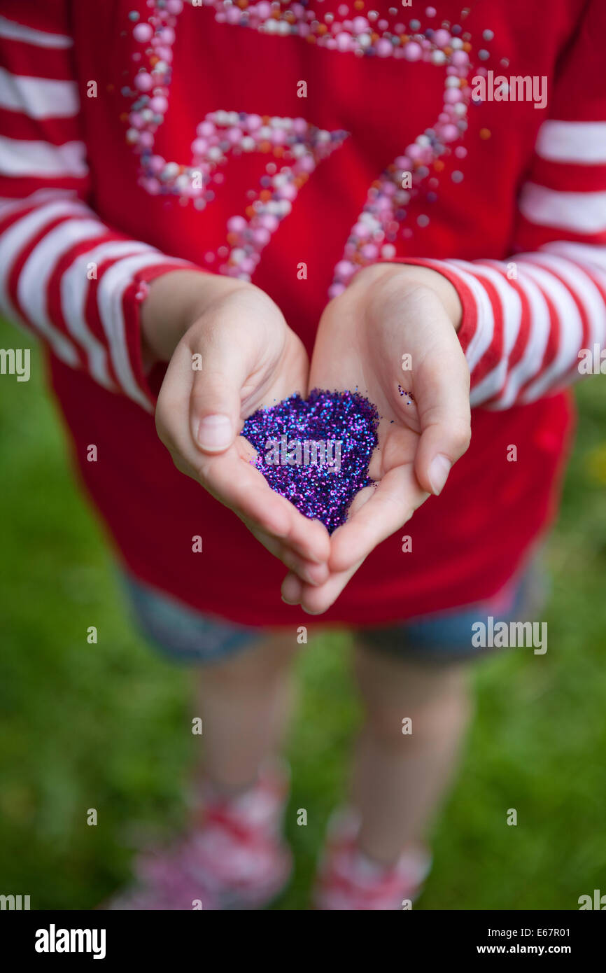 Image of a child hi-res stock photography and images - Alamy