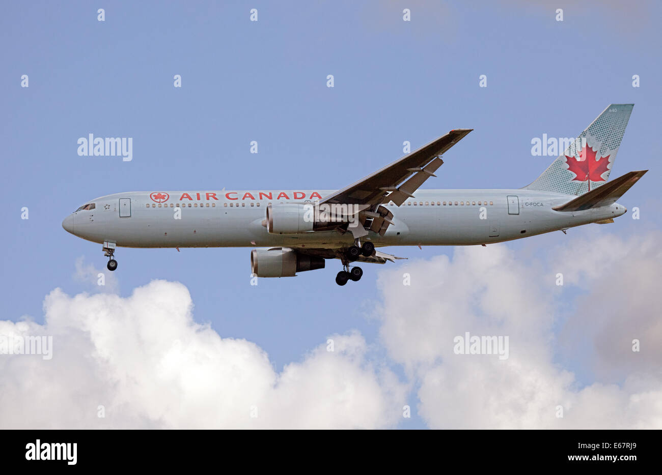 Air Canada Boeing 767 C-FOCA arriving at London-Heathrow Airport LHR ...