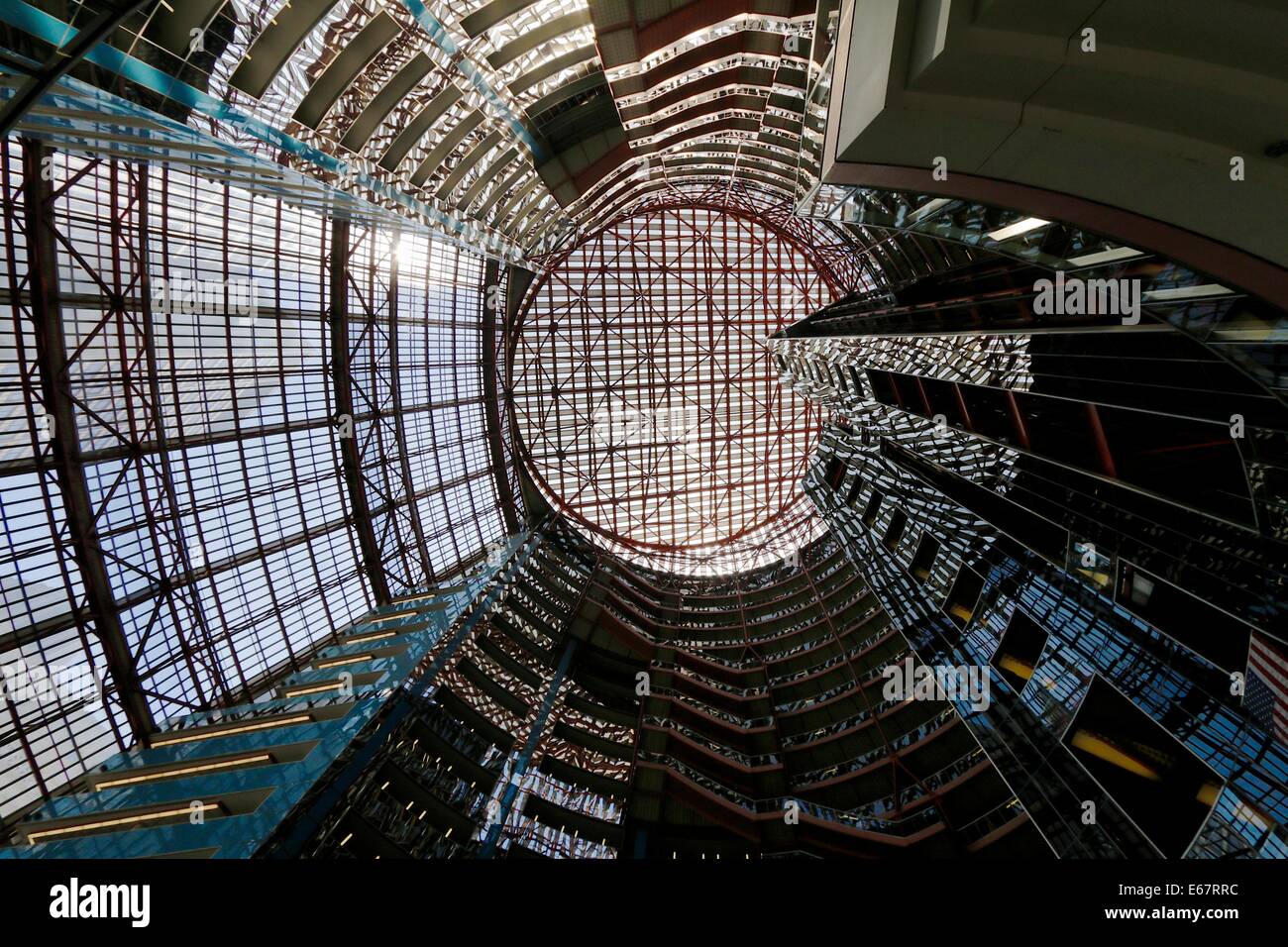 James r thompson center architecture hi-res stock photography and ...