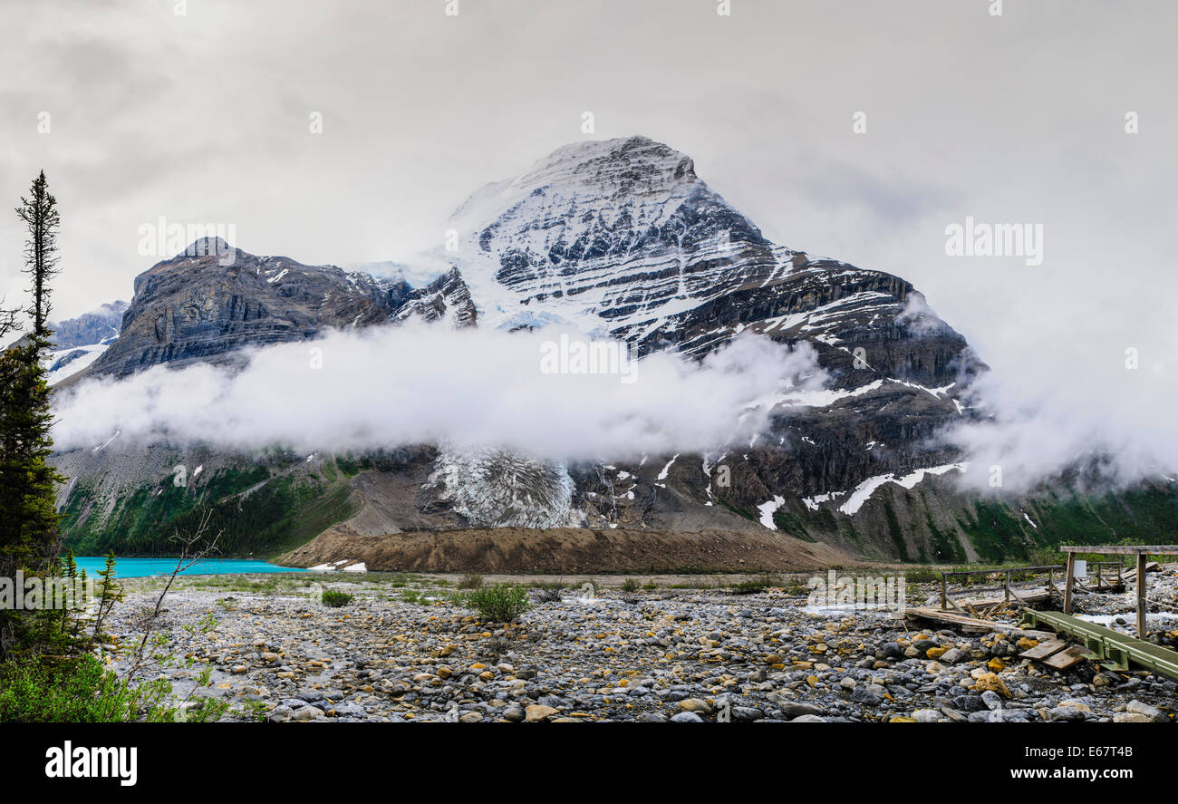 Scenic mountain hiking views, Berg Lake Trail, Mount Robson Provincial ...