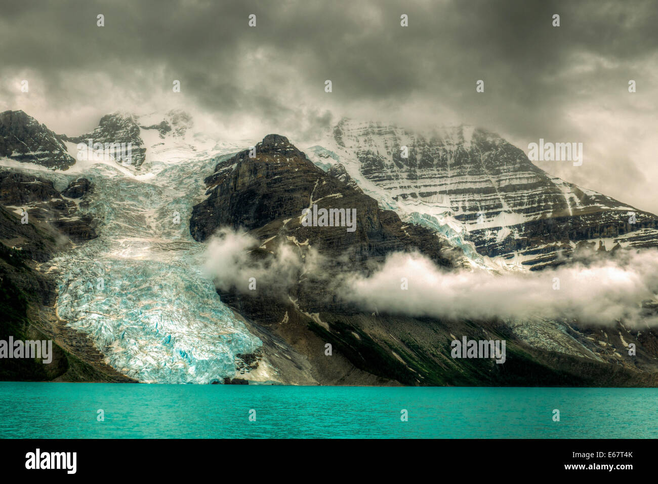 Scenic mountain hiking views, Berg Lake Trail, Mount Robson Provincial ...