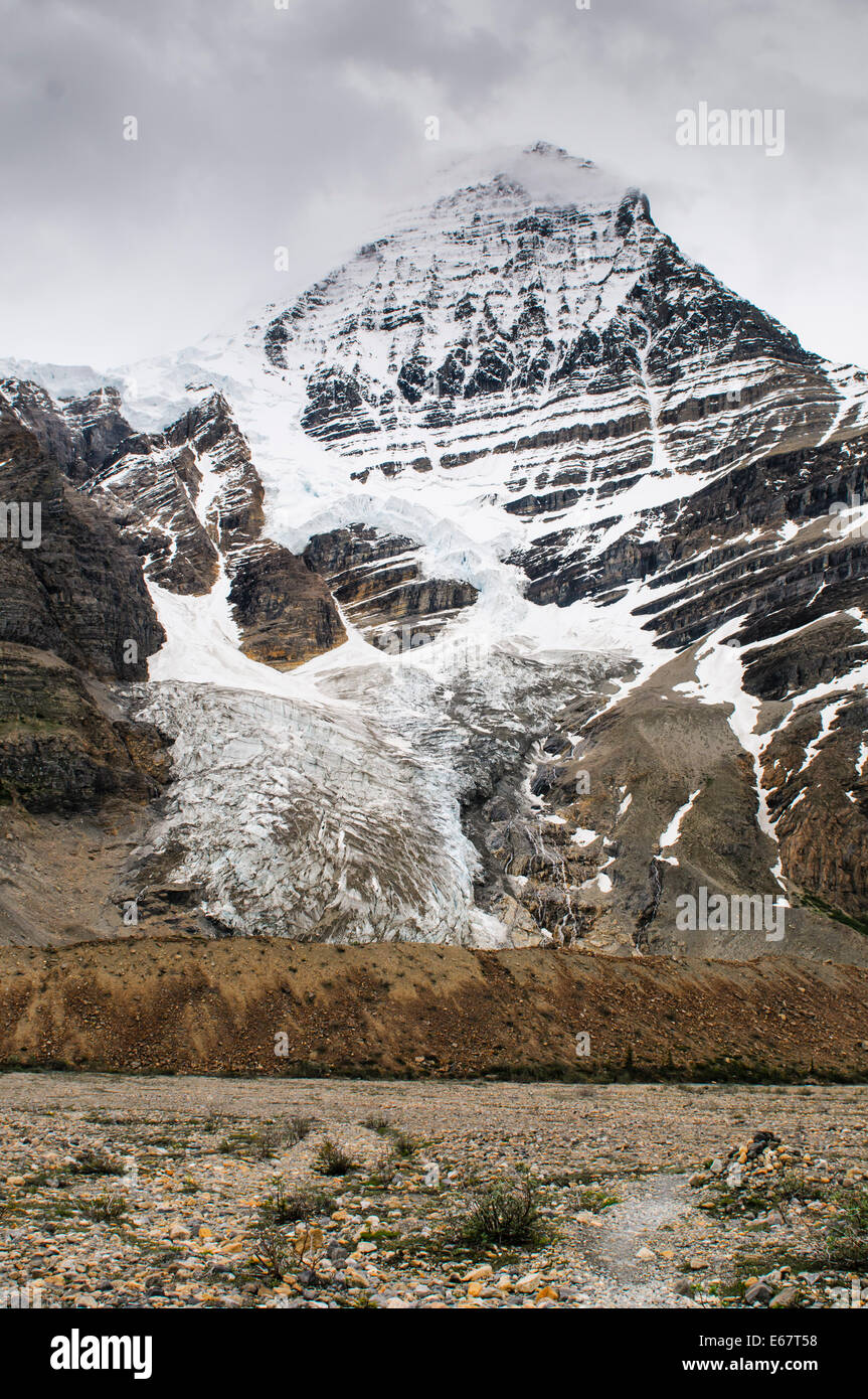 Scenic mountain hiking views, Berg Lake Trail, Mount Robson Provincial ...