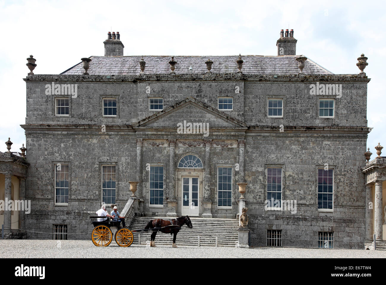 Palladian mansion hi-res stock photography and images - Alamy