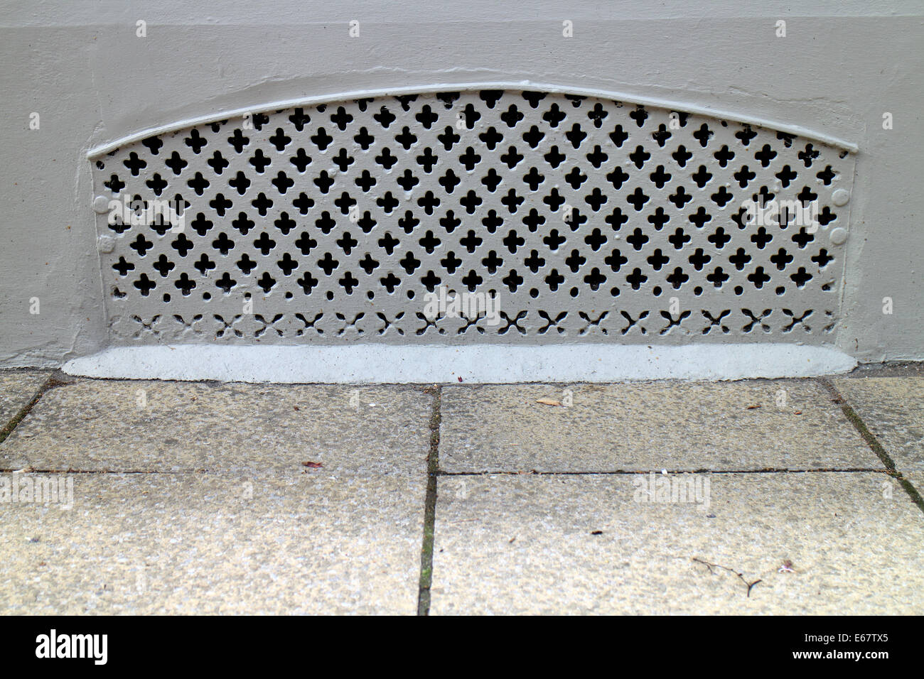 Cellar grating, High Street, Warwick, UK Stock Photo - Alamy