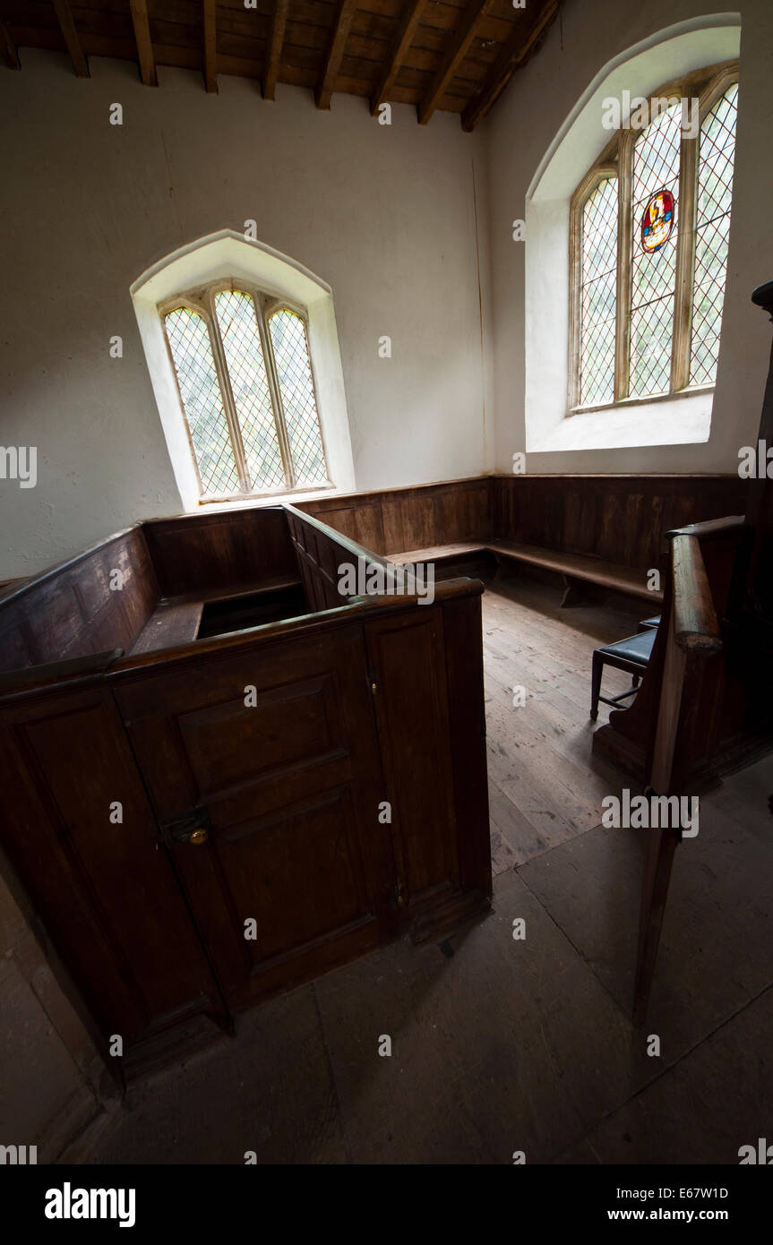 Box pews hi-res stock photography and images - Alamy