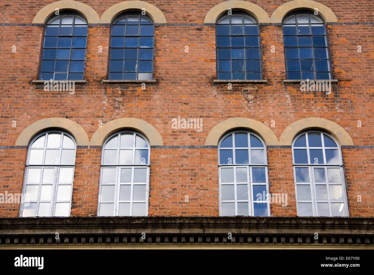 Brick wall arched windows hi-res stock photography and images - Alamy