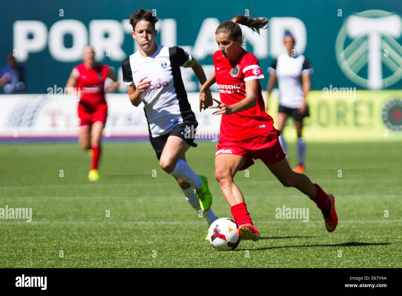 Portland, Oregon, USA. 17th Aug, 2014. Portland's TOBIN HEATH (17 ...