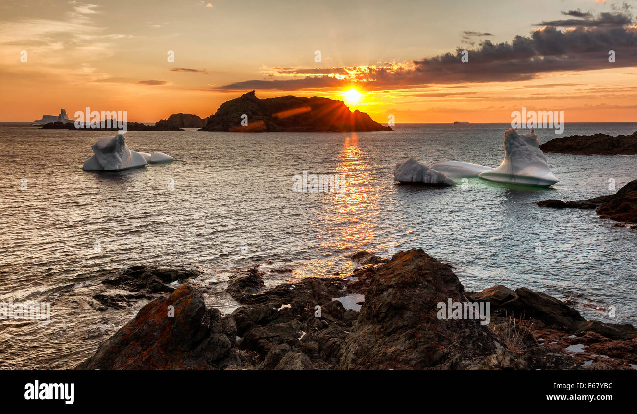Iceberg sunset hi-res stock photography and images - Alamy