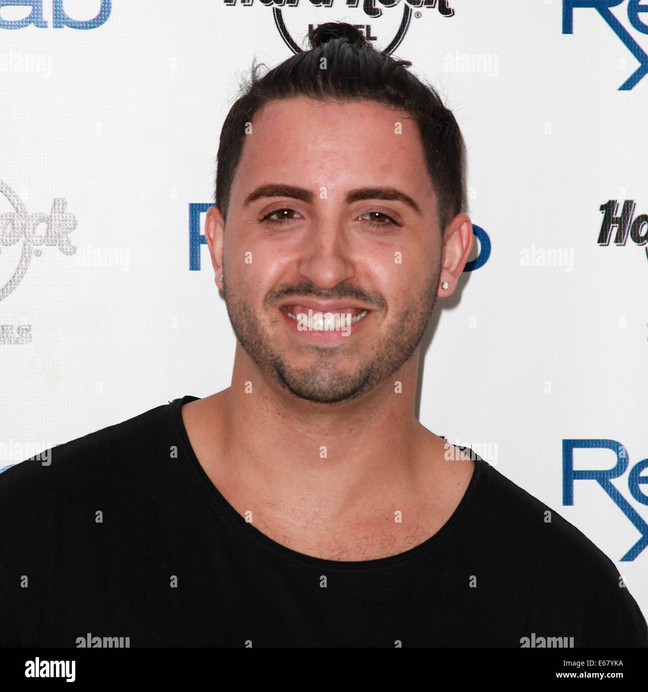 Las Vegas, Nevada, USA. 17th Aug, 2014. R & B singer Colby O'Donis ...