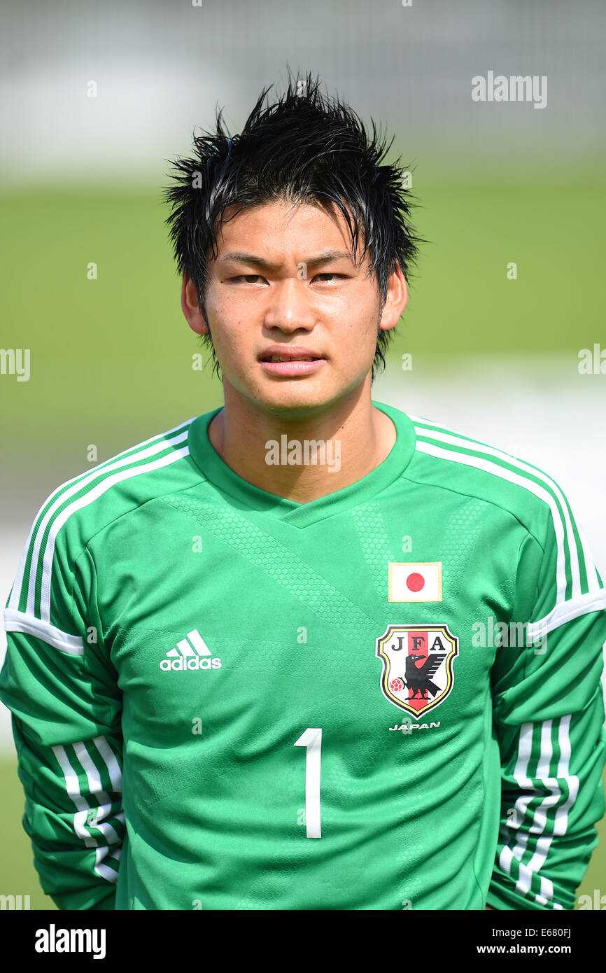 Kusanagi Stadium, Shizuoka, Japan. 17th Aug, 2014. Kosuke Nakamura (JPN ...