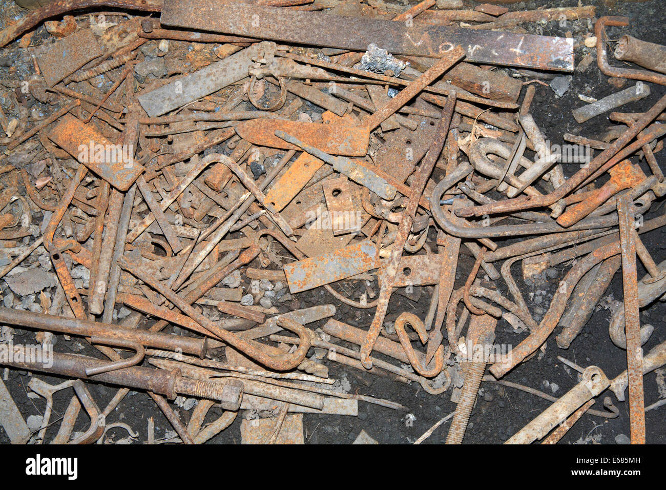 Scrap shop hi-res stock photography and images - Alamy