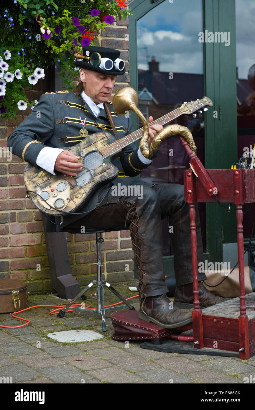 Ichabod Steam's Animatronic Steampunk Band street performer ...