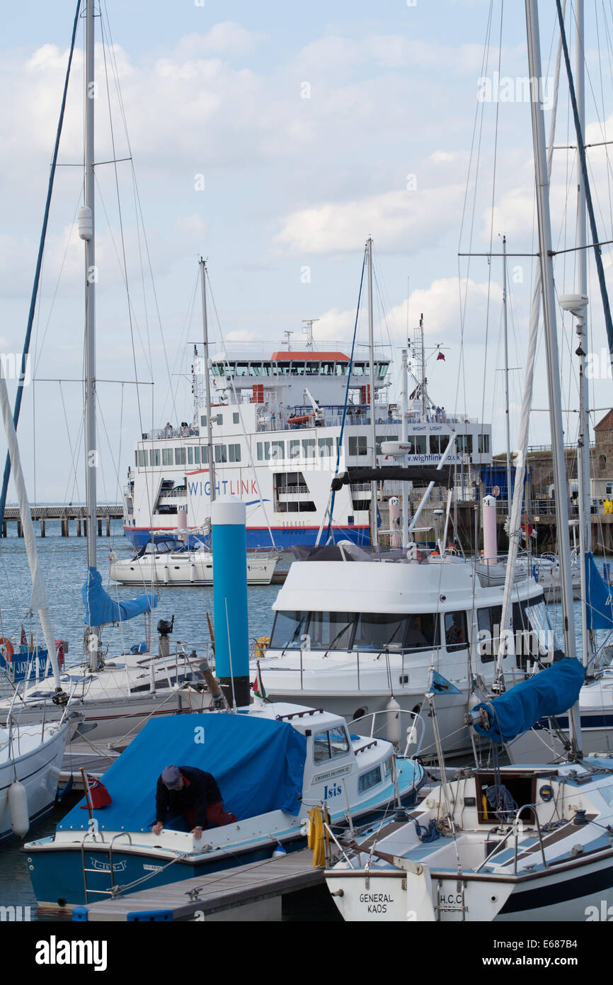 Lymington yarmouth car ferry hi-res stock photography and images - Alamy