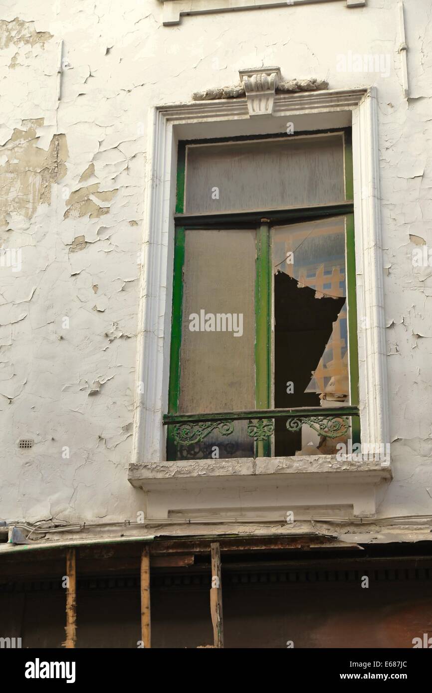 Old building broken window hi-res stock photography and images - Alamy