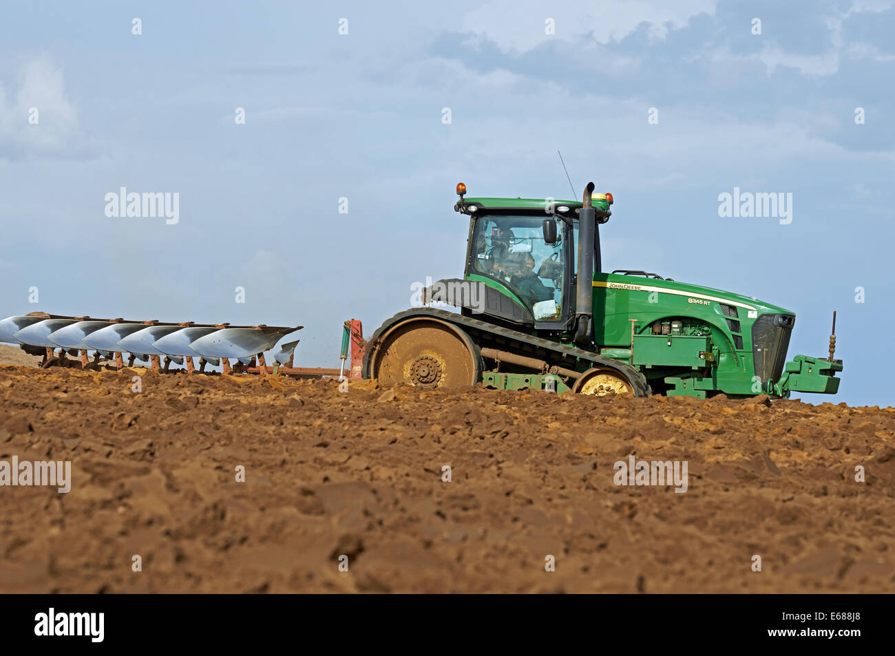 Arable ploughing hi-res stock photography and images - Alamy